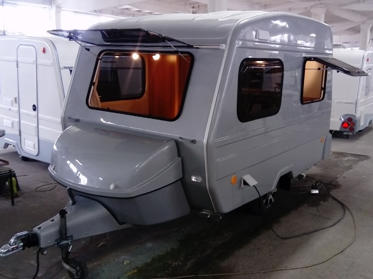 Willem Hoogewerf H.G.A. Kampeerwagencentrum Arcen // Niewiadow - Caravans